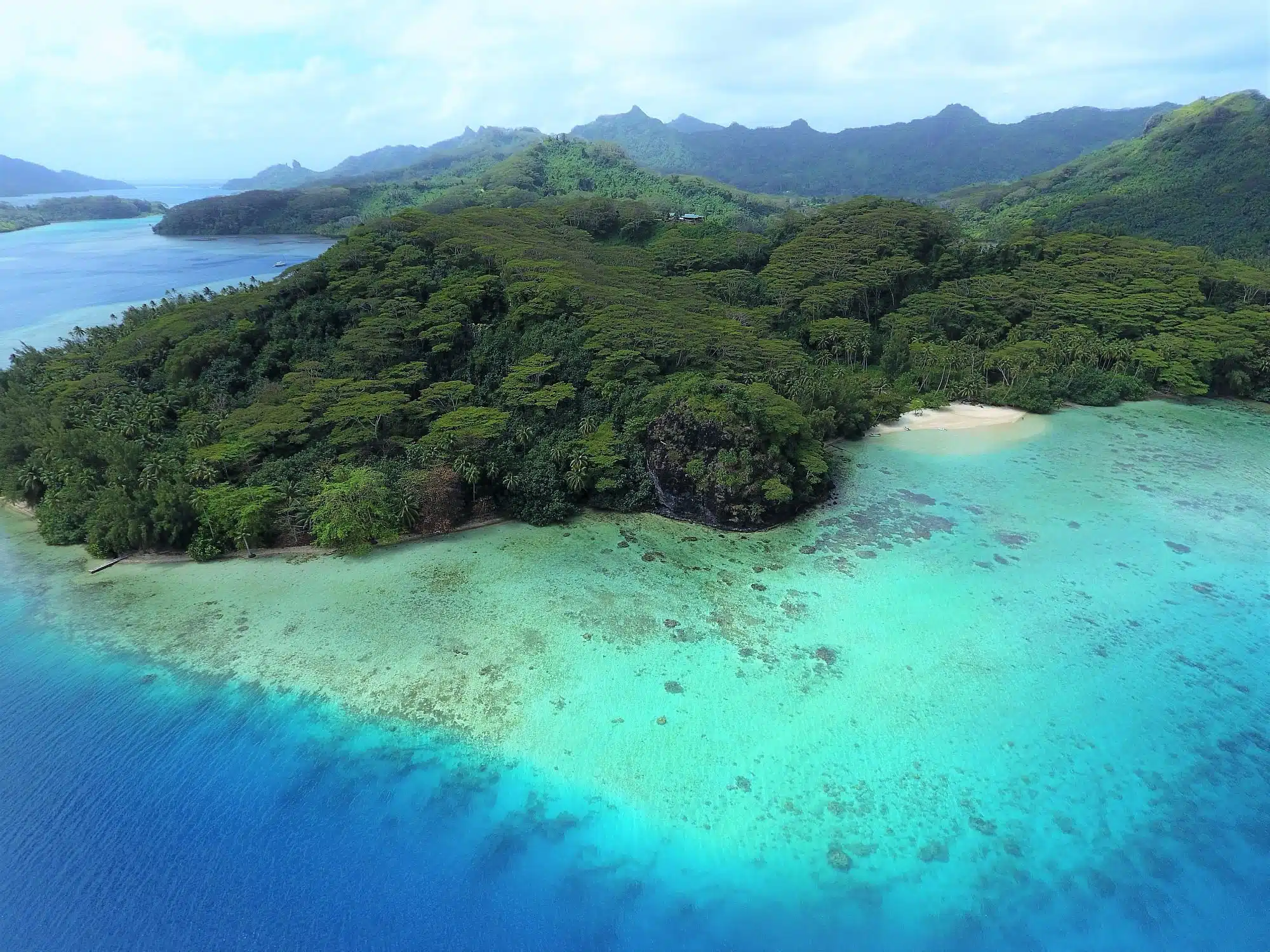 Huahine Island: Full Guide For First-Timers