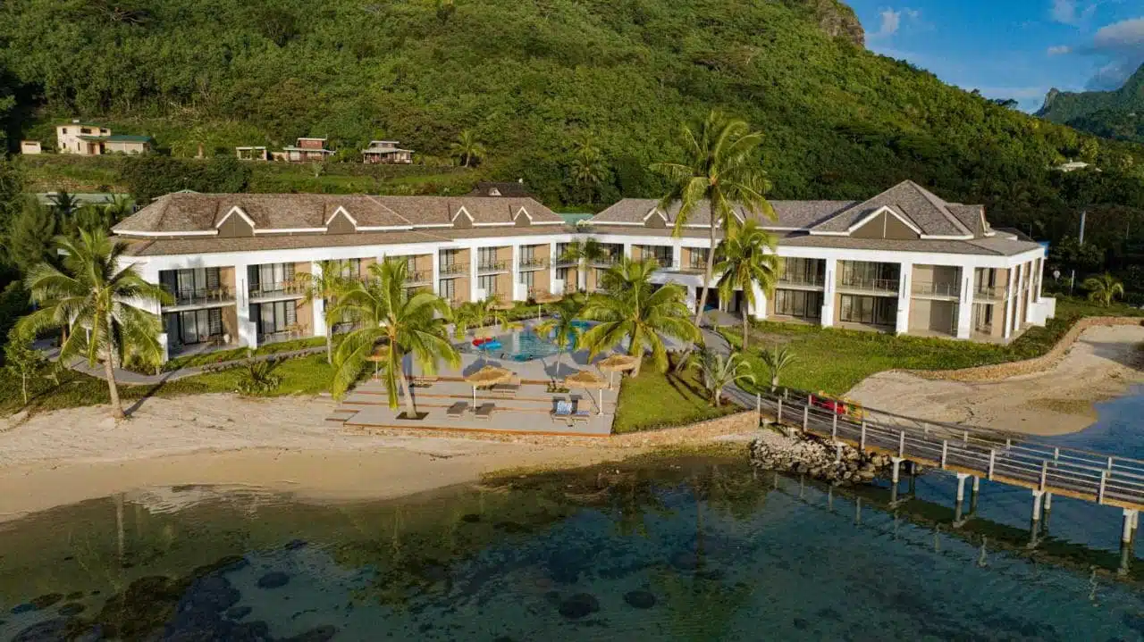 9 Best Moorea Overwater Bungalows + TIPS (2024 Update)