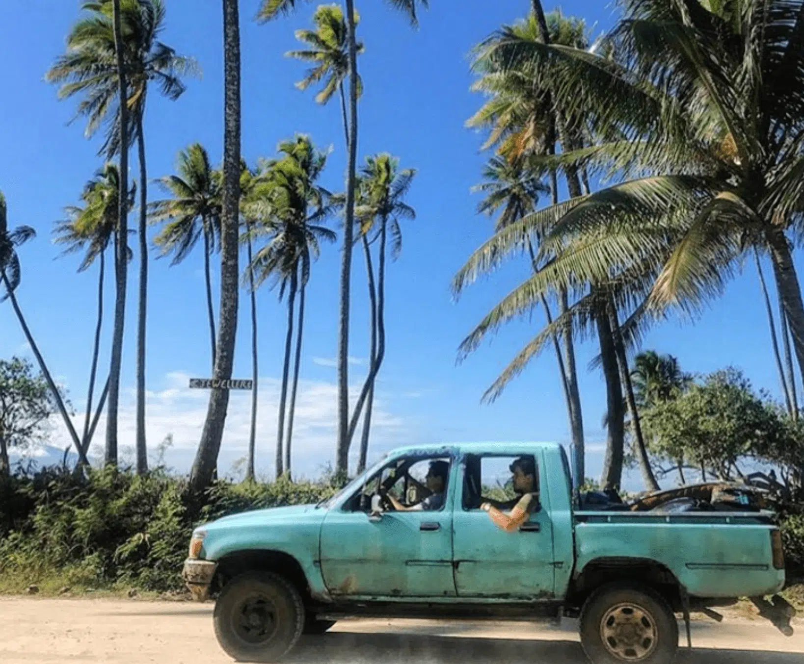 Temae Beach Guide: WHY The Most Beautiful Beach In Moorea?