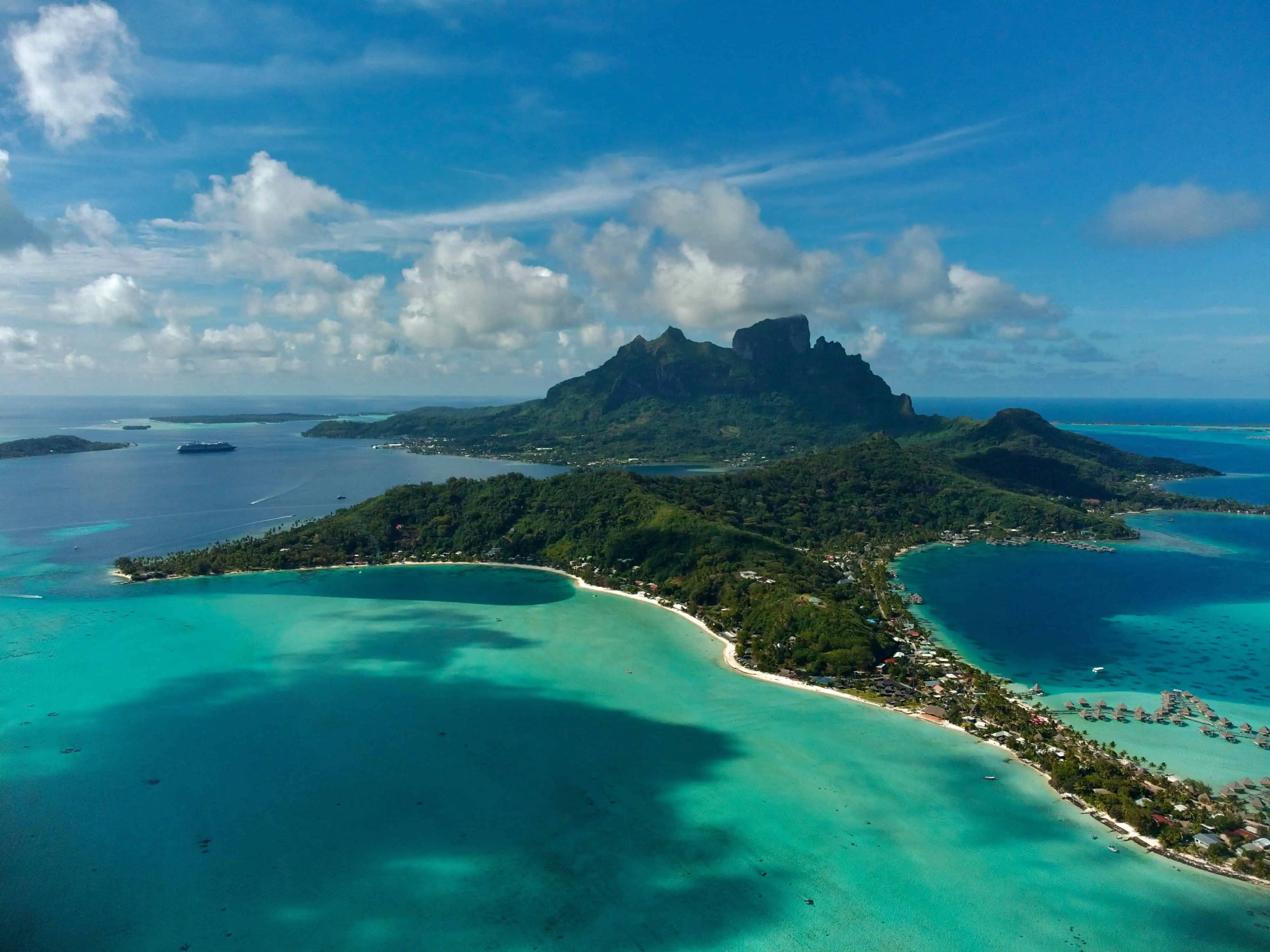 Bora Bora Vs Moorea: 9 Key Differences To Choose The Best Island!